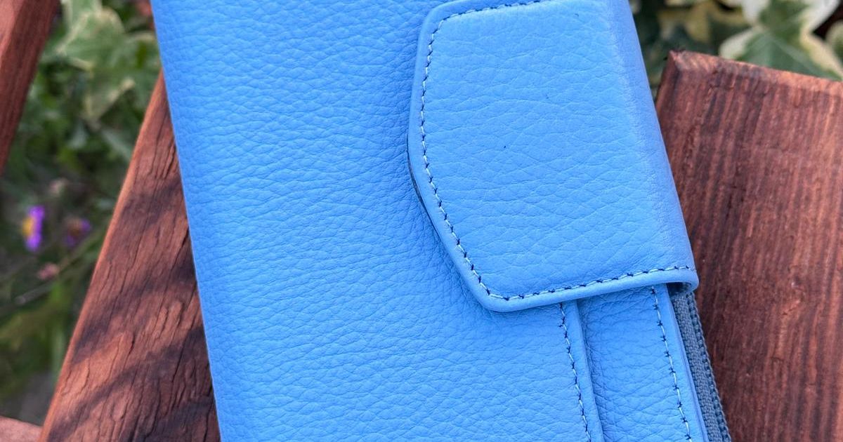 Sieviešu ādas maks AKA